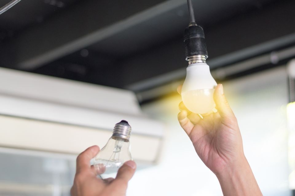 How Can Using The Right Light Bulbs In Your Home Save You Money On Your ...